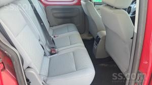 Red Volkswagen Caddy 2008 in Ogre, with an engine capacity of 1.60 L and mileage of 209 thousand km for 4950 €, photo 14 on AUTOMOTO.COM.LV