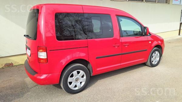 Red Volkswagen Caddy 2008 in Ogre, with an engine capacity of 1.60 L and mileage of 209 thousand km for 4950 €, photo 4 on AUTOMOTO.COM.LV