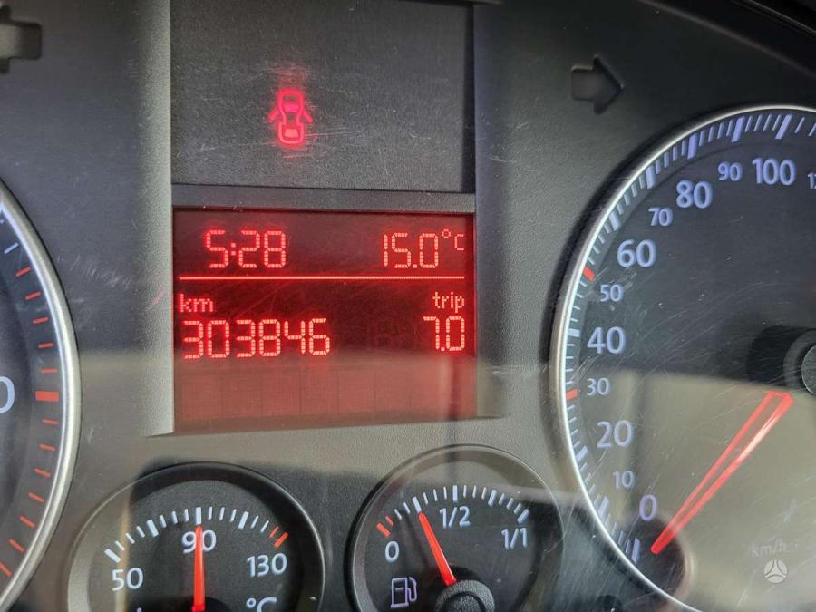 Sarkans Volkswagen Caddy 2008 Raseiniai, ar dzinēja tilpumu 2.00 L un nobraukumu 303 tūkst. km par 4750 €, foto 23 vietnē AUTOMOTO.COM.LV