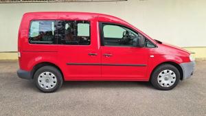 Red Volkswagen Caddy 2008 in Ogre, with an engine capacity of 1.90 L and mileage of 290 thousand km for 4750 €, photo 5 on AUTOMOTO.COM.LV