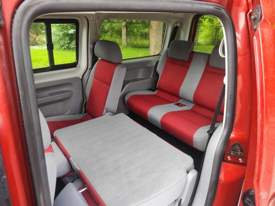 Sarkans Volkswagen Caddy 2008 Šauļi, ar dzinēja tilpumu 1.90 L un nobraukumu 263 tūkst. km par 5400 €, foto 8 vietnē AUTOMOTO.COM.LV
