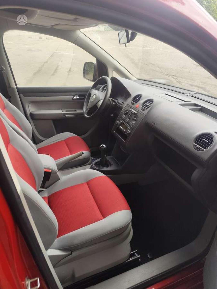 Sarkans Volkswagen Caddy 2008 Šauļi, ar dzinēja tilpumu 1.90 L un nobraukumu 263 tūkst. km par 5400 €, foto 11 vietnē AUTOMOTO.COM.LV