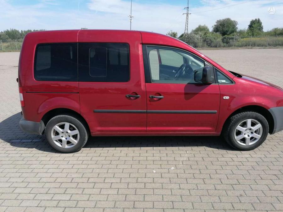 Sarkans Volkswagen Caddy 2008 Marijampole, ar dzinēja tilpumu 1.60 L un nobraukumu 296 tūkst. km par 2490 €, foto 4 vietnē AUTOMOTO.COM.LV