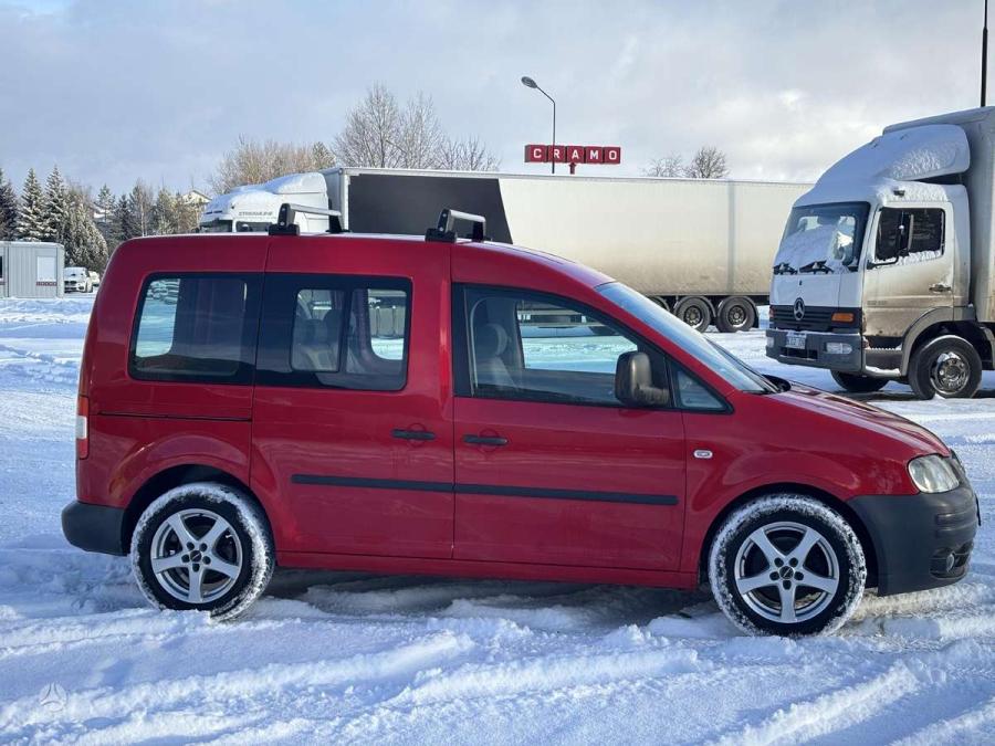Sarkans Volkswagen Caddy 2009 Utena, ar dzinēja tilpumu 1.90 L un nobraukumu 187 tūkst. km par 4200 €, foto 4 vietnē AUTOMOTO.COM.LV