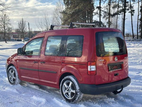 Red Volkswagen Caddy 2009 in Utena, with an engine capacity of 1.90 L and mileage of 187 thousand km for 4200 €, photo 7 on AUTOMOTO.COM.LV
