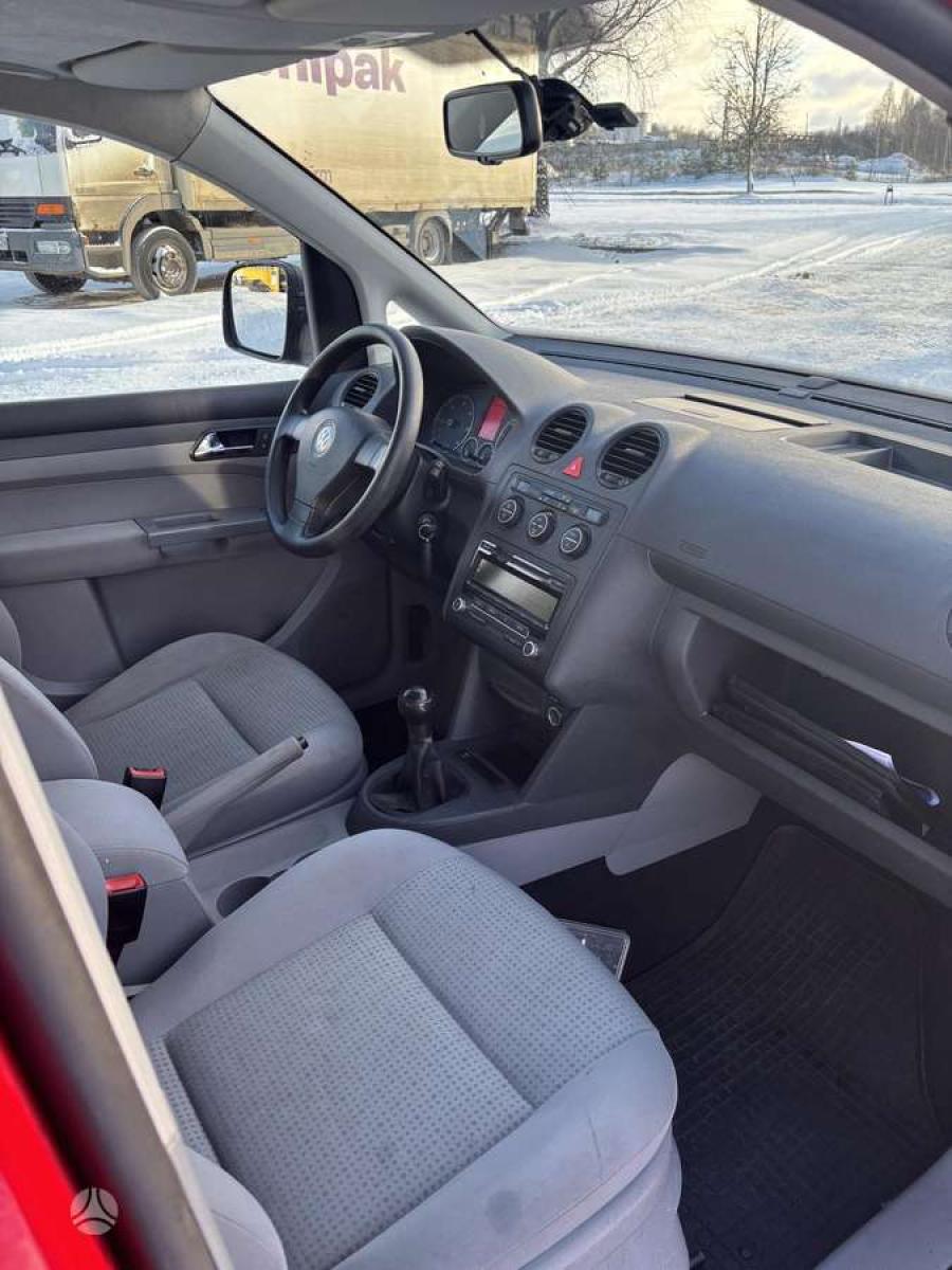 Sarkans Volkswagen Caddy 2009 Utena, ar dzinēja tilpumu 1.90 L un nobraukumu 187 tūkst. km par 4200 €, foto 11 vietnē AUTOMOTO.COM.LV