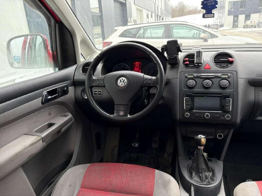 Sarkans Volkswagen Caddy 2009 Viļņa, ar dzinēja tilpumu 1.97 L un nobraukumu 395 tūkst. km par 2500 €, foto 10 vietnē AUTOMOTO.COM.LV