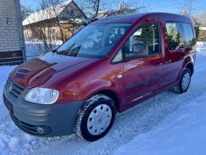 Sarkans Volkswagen Caddy 2009 Kelmė, ar dzinēja tilpumu 1.90 L un nobraukumu 240 tūkst. km par 3250 €, foto  vietnē AUTOMOTO.COM.LV