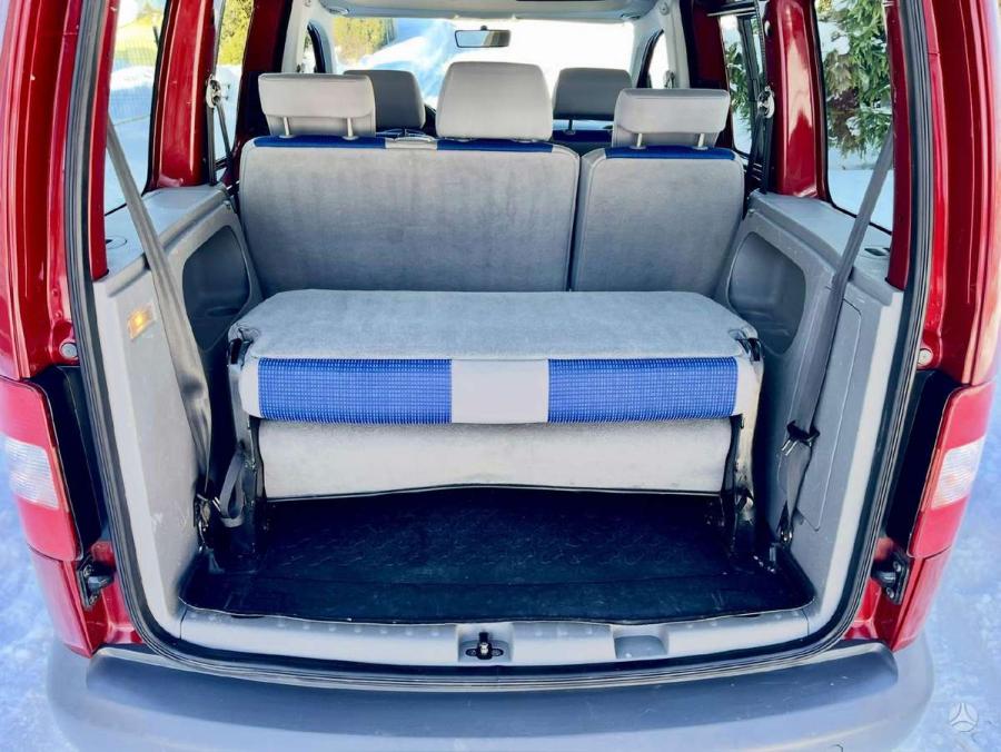 Red Volkswagen Caddy 2009 in Kelme, with an engine capacity of 1.90 L and mileage of 240 thousand km for 3250 €, photo 14 on AUTOMOTO.COM.LV