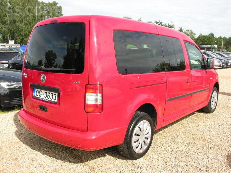 Red Volkswagen Caddy 2009 in Riga, with an engine capacity of 1.90 L and mileage of 225 thousand km for 6100 €, photo 4 on AUTOMOTO.COM.LV