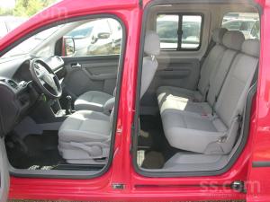 Red Volkswagen Caddy 2009 in Riga, with an engine capacity of 1.90 L and mileage of 225 thousand km for 6100 €, photo 8 on AUTOMOTO.COM.LV