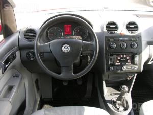 Red Volkswagen Caddy 2009 in Riga, with an engine capacity of 1.90 L and mileage of 225 thousand km for 6100 €, photo 9 on AUTOMOTO.COM.LV