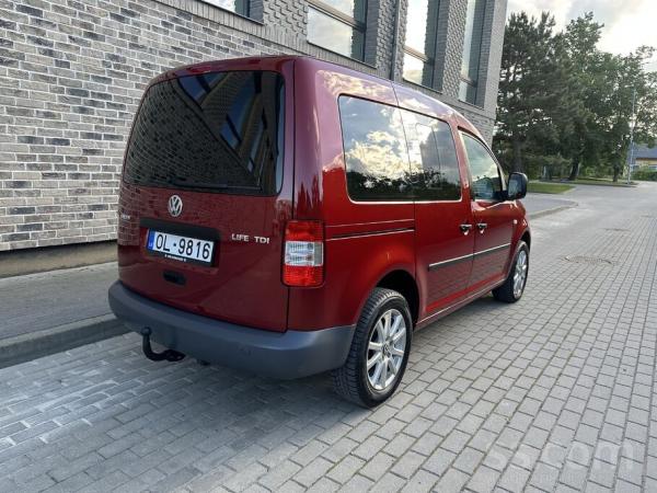 Красный Фольксваген Кадди 2009 в Тукумс, объемом двигателя 1.90 л и пробегом 241 тыс. км за 4990 €, фото 9 на AUTOMOTO.COM.LV