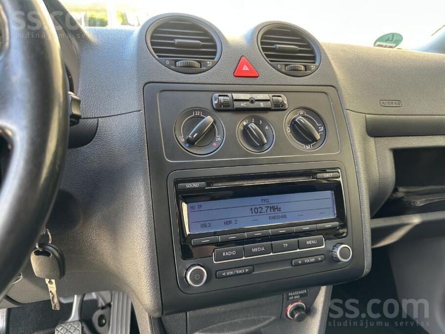 Sarkans Volkswagen Caddy 2009 Tukums, ar dzinēja tilpumu 1.90 L un nobraukumu 241 tūkst. km par 4990 €, foto 24 vietnē AUTOMOTO.COM.LV