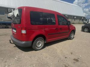 Sarkans Volkswagen Caddy 2009 Kauņa, ar dzinēja tilpumu 2.00 L un nobraukumu 169 tūkst. km par 2200 €, foto 5 vietnē AUTOMOTO.COM.LV