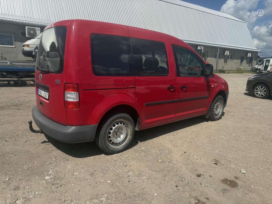 Sarkans Volkswagen Caddy 2009 Kauņa, ar dzinēja tilpumu 2.00 L un nobraukumu 169 tūkst. km par 2200 €, foto 5 vietnē AUTOMOTO.COM.LV