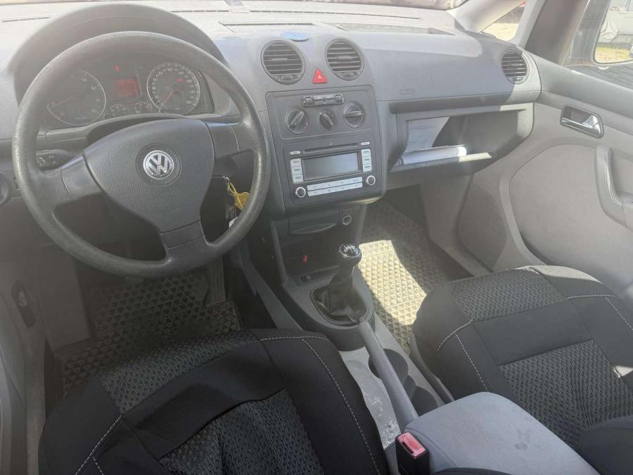 Sarkans Volkswagen Caddy 2009 Kauņa, ar dzinēja tilpumu 2.00 L un nobraukumu 169 tūkst. km par 2200 €, foto 8 vietnē AUTOMOTO.COM.LV