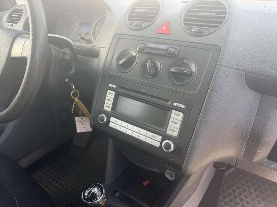 Sarkans Volkswagen Caddy 2009 Kauņa, ar dzinēja tilpumu 2.00 L un nobraukumu 169 tūkst. km par 2200 €, foto 12 vietnē AUTOMOTO.COM.LV