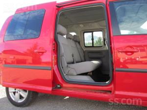 Red Volkswagen Caddy 2009 in Riga, with an engine capacity of 1.90 L and mileage of 216 thousand km for 5950 €, photo 13 on AUTOMOTO.COM.LV