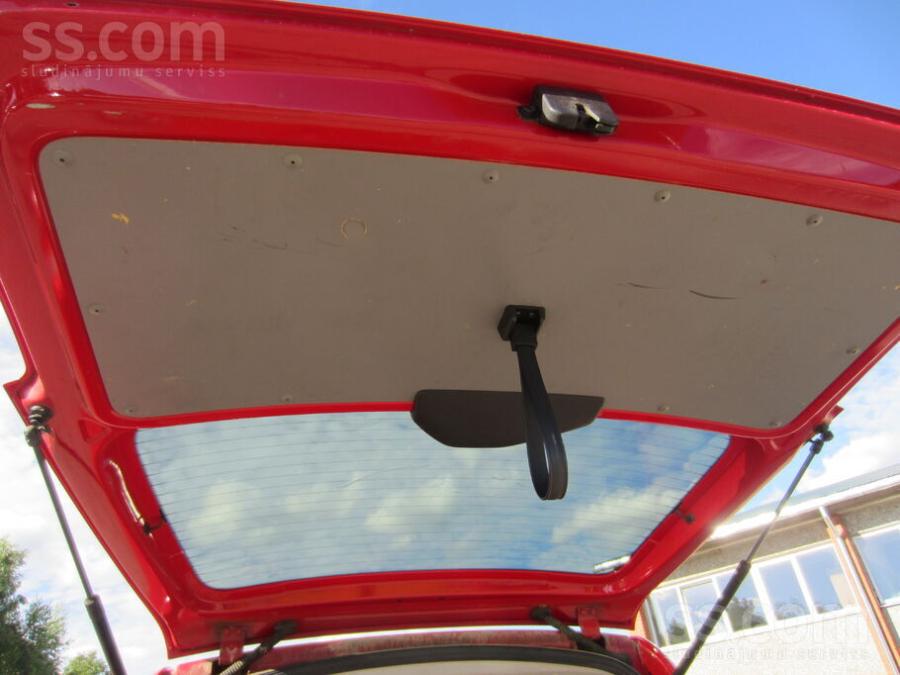 Red Volkswagen Caddy 2009 in Riga, with an engine capacity of 1.90 L and mileage of 216 thousand km for 5950 €, photo 15 on AUTOMOTO.COM.LV