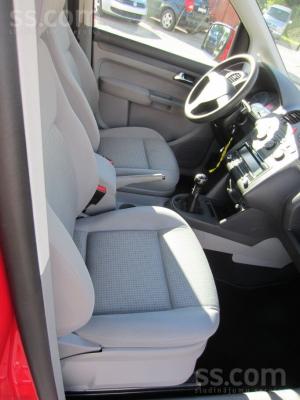 Red Volkswagen Caddy 2009 in Riga, with an engine capacity of 1.90 L and mileage of 216 thousand km for 5950 €, photo 17 on AUTOMOTO.COM.LV