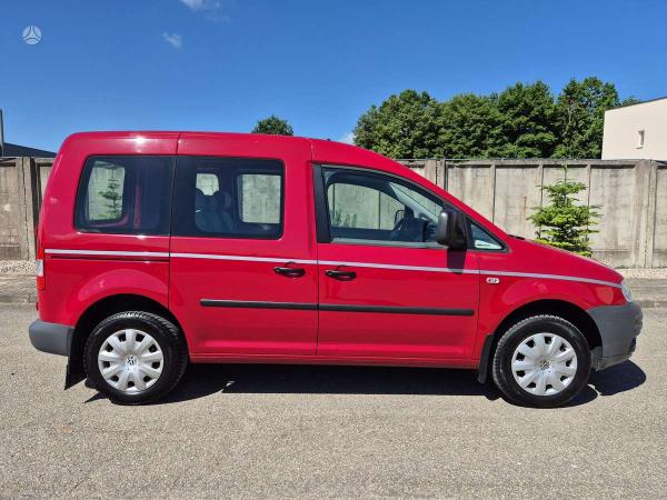 Red Volkswagen Caddy 2009 in Mazeikiai, with an engine capacity of 1.90 L and mileage of 295 thousand km for 4350 €, photo 5 on AUTOMOTO.COM.LV