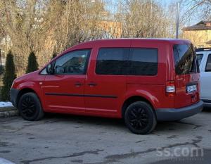 Sarkans Volkswagen Caddy 2009 Dobele, ar dzinēja tilpumu 1.40 L un nobraukumu 201 tūkst. km par 3990 €, foto  vietnē AUTOMOTO.COM.LV
