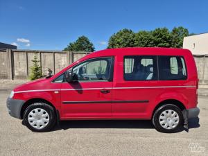 Red Volkswagen Caddy 2009 in Mazeikiai, with an engine capacity of 1.90 L and mileage of 295 thousand km for 4350 €, photo 3 on AUTOMOTO.COM.LV