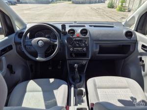 Red Volkswagen Caddy 2009 in Mazeikiai, with an engine capacity of 1.90 L and mileage of 295 thousand km for 4350 €, photo 10 on AUTOMOTO.COM.LV
