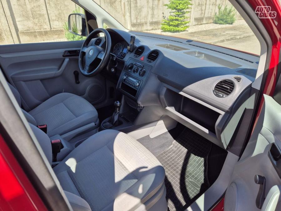 Red Volkswagen Caddy 2009 in Mazeikiai, with an engine capacity of 1.90 L and mileage of 295 thousand km for 4350 €, photo 11 on AUTOMOTO.COM.LV