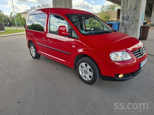 Red Volkswagen Caddy 2009 in Daugavpils, with an engine capacity of 1.40 L and mileage of 206 thousand km for 4300 €, photo 2 on AUTOMOTO.COM.LV