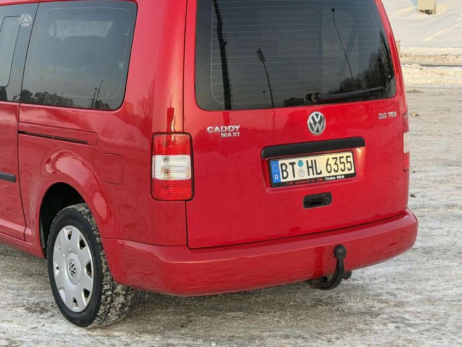 Red Volkswagen Caddy 2010 in Jonava, with an engine capacity of 2.00 L and mileage of 278 thousand km for 5750 €, photo 7 on AUTOMOTO.COM.LV
