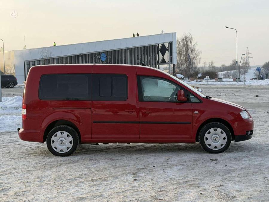 Red Volkswagen Caddy 2010 in Jonava, with an engine capacity of 2.00 L and mileage of 278 thousand km for 5750 €, photo 11 on AUTOMOTO.COM.LV