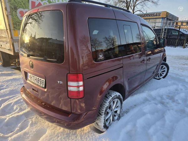 Sarkans Volkswagen Caddy 2010 Ukmergė, ar dzinēja tilpumu 1.60 L un nobraukumu 373 tūkst. km par 3900 €, foto 4 vietnē AUTOMOTO.COM.LV