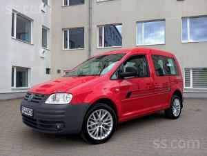 Красный Фольксваген Кадди 2010 в Балви, объемом двигателя 1.90 л и пробегом 200 тыс. км за 5950 €, фото  на AUTOMOTO.COM.LV