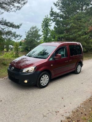 Sarkans Volkswagen Caddy 2010 Marijampole, ar dzinēja tilpumu 1.20 L un nobraukumu 227 tūkst. km par 4200 €, foto 3 vietnē AUTOMOTO.COM.LV
