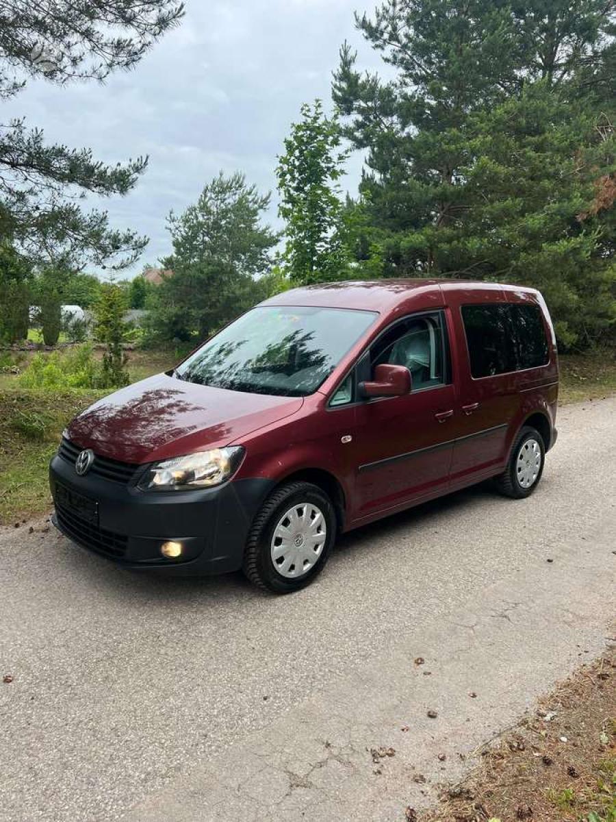 Sarkans Volkswagen Caddy 2010 Marijampole, ar dzinēja tilpumu 1.20 L un nobraukumu 227 tūkst. km par 4200 €, foto 3 vietnē AUTOMOTO.COM.LV