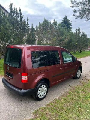 Sarkans Volkswagen Caddy 2010 Marijampole, ar dzinēja tilpumu 1.20 L un nobraukumu 227 tūkst. km par 4200 €, foto 4 vietnē AUTOMOTO.COM.LV