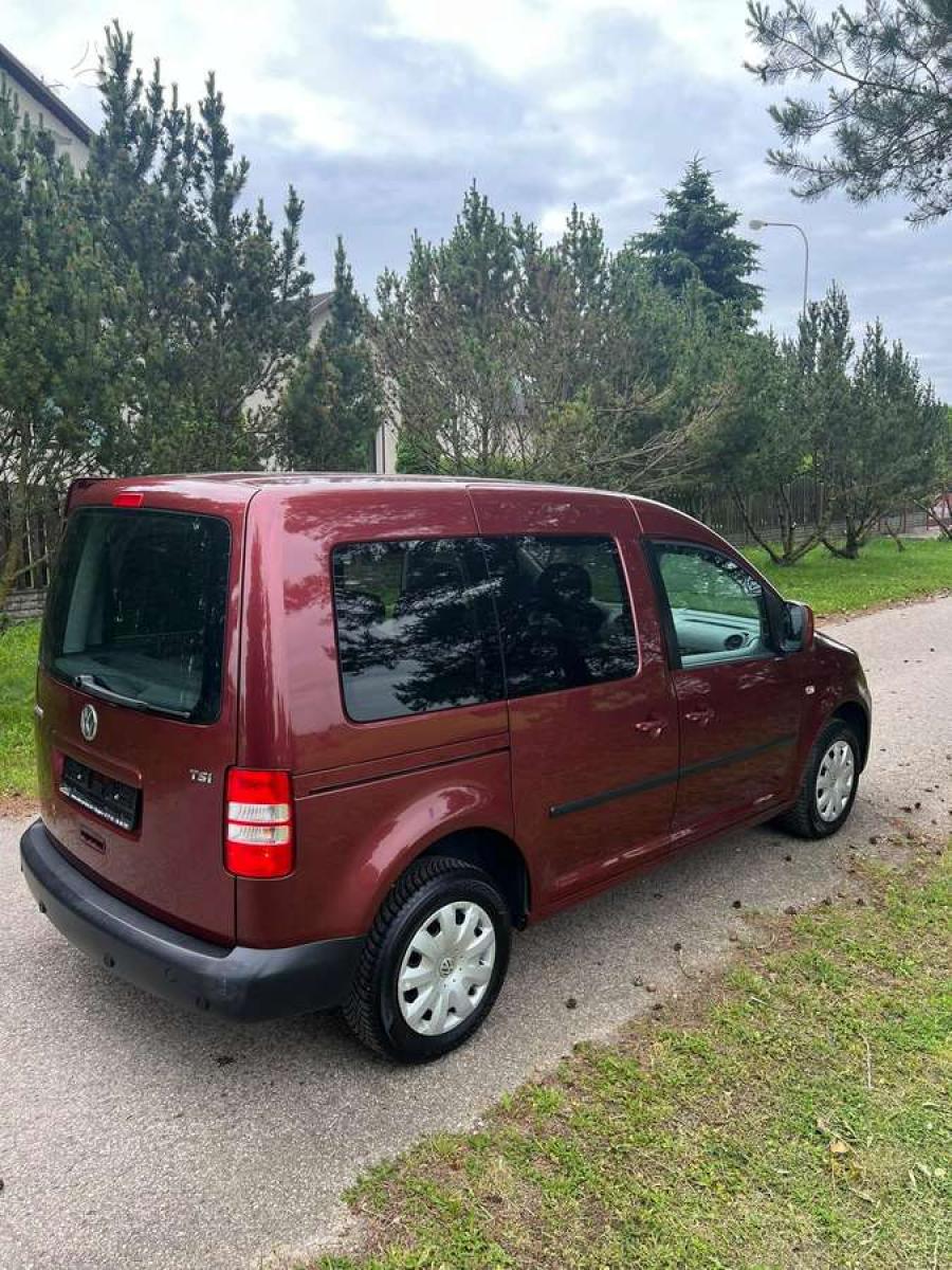 Sarkans Volkswagen Caddy 2010 Marijampole, ar dzinēja tilpumu 1.20 L un nobraukumu 227 tūkst. km par 4200 €, foto 4 vietnē AUTOMOTO.COM.LV