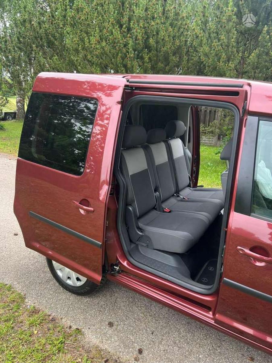 Sarkans Volkswagen Caddy 2010 Marijampole, ar dzinēja tilpumu 1.20 L un nobraukumu 227 tūkst. km par 4200 €, foto 5 vietnē AUTOMOTO.COM.LV