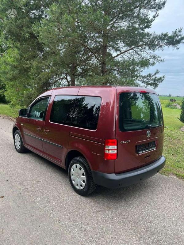 Red Volkswagen Caddy 2010 in Marijampole, with an engine capacity of 1.20 L and mileage of 227 thousand km for 4200 €, photo 5 on AUTOMOTO.COM.LV