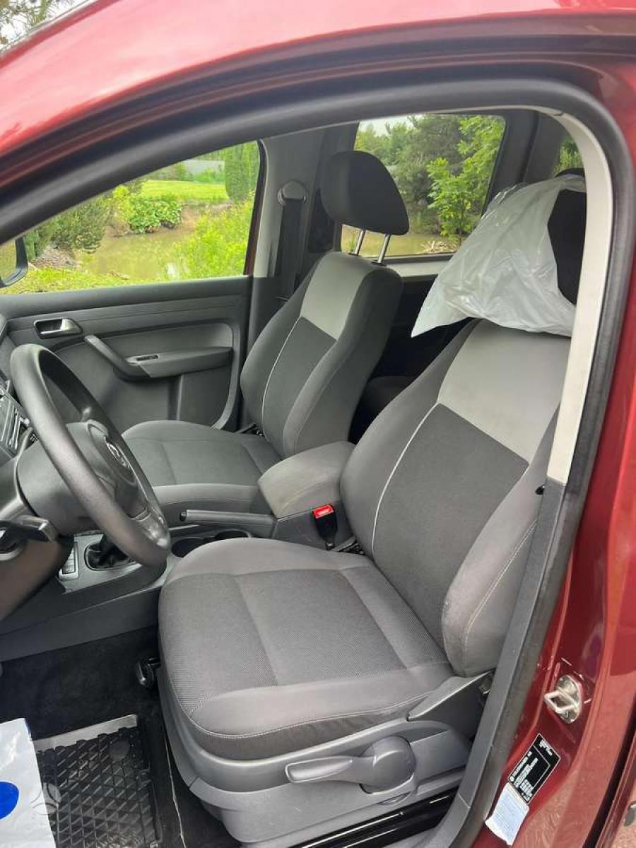 Sarkans Volkswagen Caddy 2010 Marijampole, ar dzinēja tilpumu 1.20 L un nobraukumu 227 tūkst. km par 4200 €, foto 12 vietnē AUTOMOTO.COM.LV