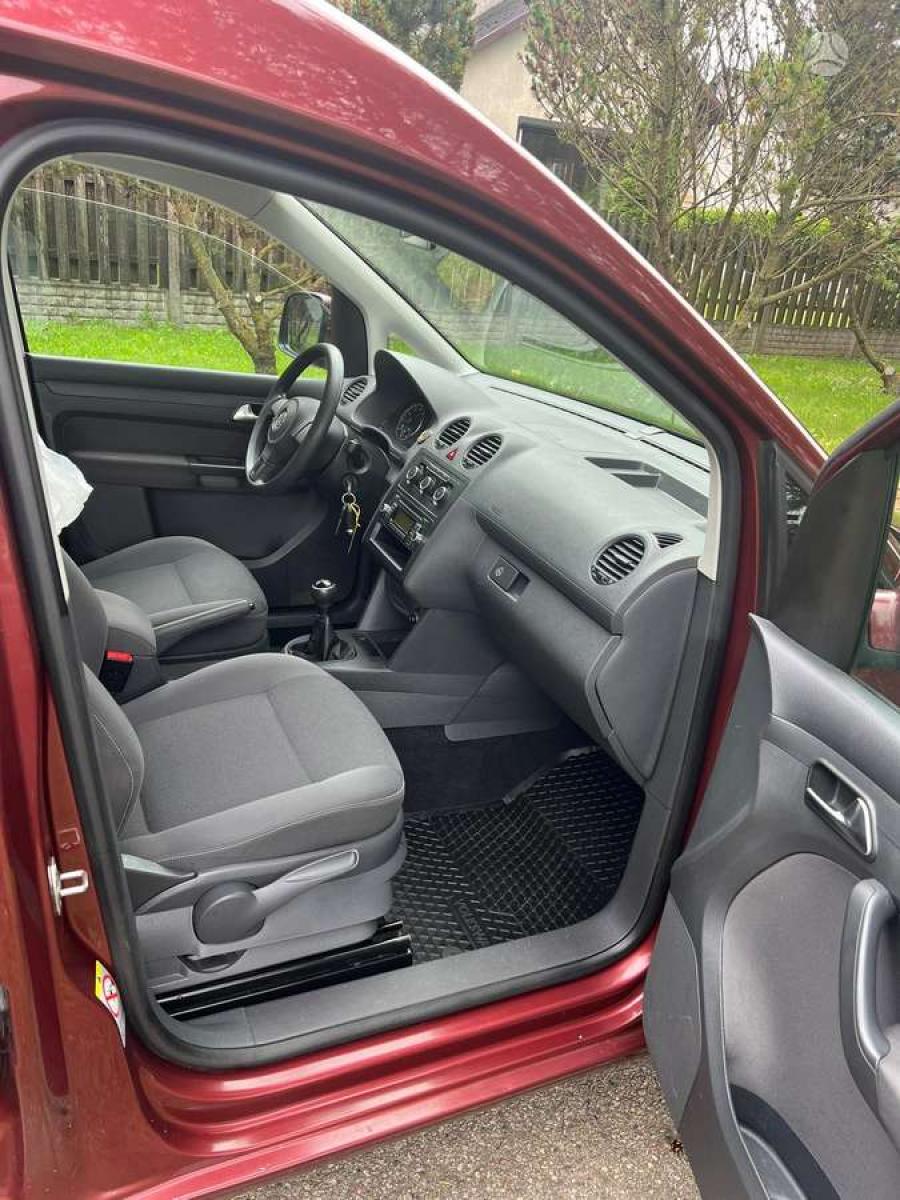 Sarkans Volkswagen Caddy 2010 Marijampole, ar dzinēja tilpumu 1.20 L un nobraukumu 227 tūkst. km par 4200 €, foto 13 vietnē AUTOMOTO.COM.LV