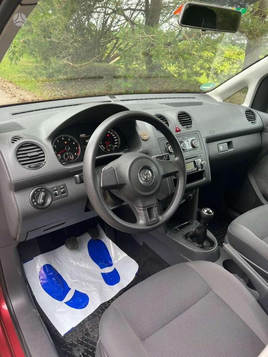 Sarkans Volkswagen Caddy 2010 Marijampole, ar dzinēja tilpumu 1.20 L un nobraukumu 227 tūkst. km par 4200 €, foto 14 vietnē AUTOMOTO.COM.LV