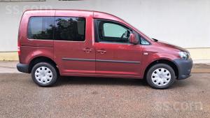 Red Volkswagen Caddy 2010 in Ogre, with an engine capacity of 1.20 L and mileage of 268 thousand km for 5950 €, photo 7 on AUTOMOTO.COM.LV