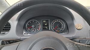 Red Volkswagen Caddy 2010 in Ogre, with an engine capacity of 1.20 L and mileage of 268 thousand km for 5950 €, photo 15 on AUTOMOTO.COM.LV
