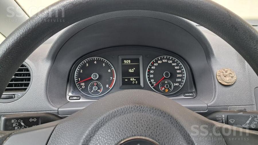 Red Volkswagen Caddy 2010 in Ogre, with an engine capacity of 1.20 L and mileage of 268 thousand km for 5950 €, photo 15 on AUTOMOTO.COM.LV