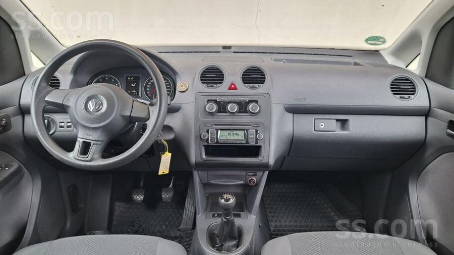 Red Volkswagen Caddy 2010 in Ogre, with an engine capacity of 1.20 L and mileage of 268 thousand km for 5950 €, photo 17 on AUTOMOTO.COM.LV
