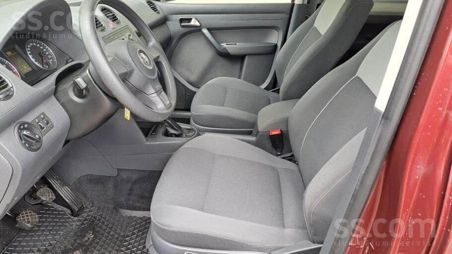 Red Volkswagen Caddy 2010 in Ogre, with an engine capacity of 1.20 L and mileage of 268 thousand km for 5950 €, photo 20 on AUTOMOTO.COM.LV
