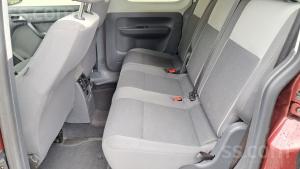 Red Volkswagen Caddy 2010 in Ogre, with an engine capacity of 1.20 L and mileage of 268 thousand km for 5950 €, photo 21 on AUTOMOTO.COM.LV